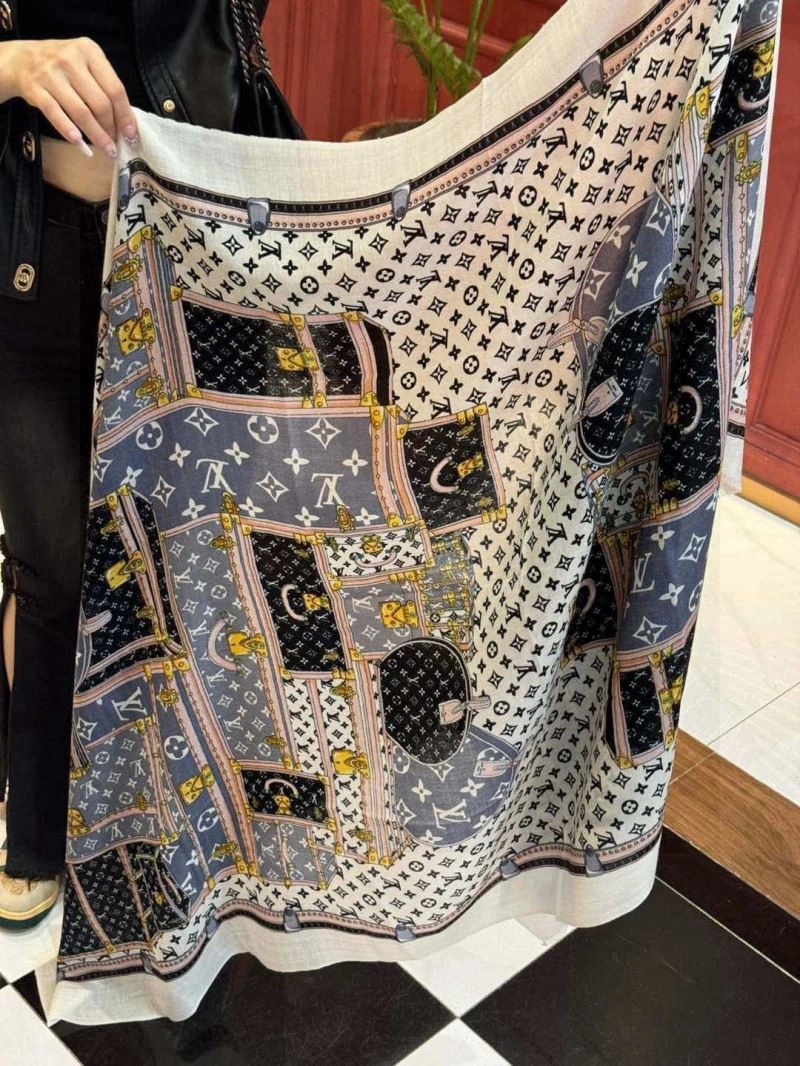 Indistinguishable Louis Vuitton Scarf
