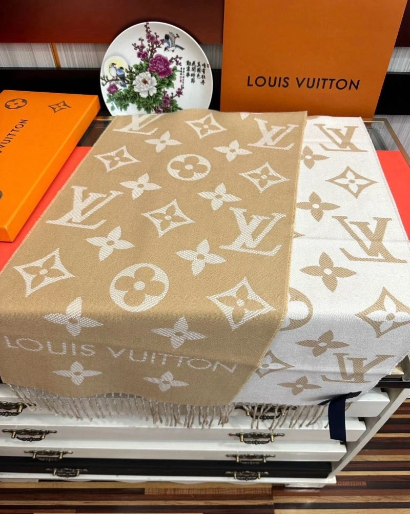 Exact replica Louis Vuitton Scarf
