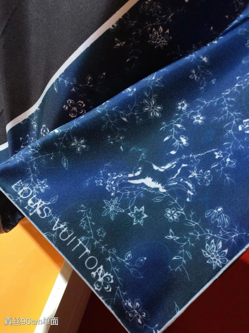 Reasonably priced Louis Vuitton Scarf