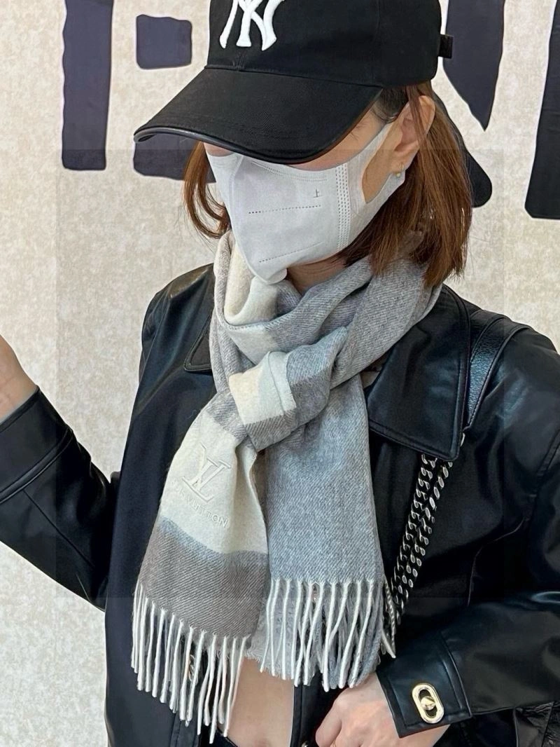 Real Louis Vuitton Scarf
