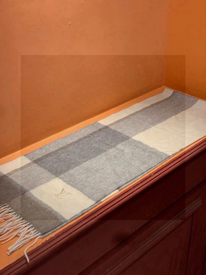 Real Louis Vuitton Scarf