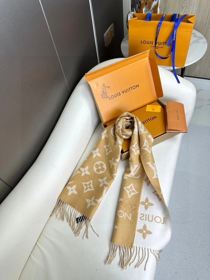 Bargain Louis Vuitton Scarf