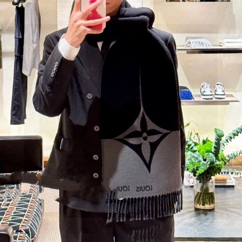 Bargain Louis Vuitton Scarf