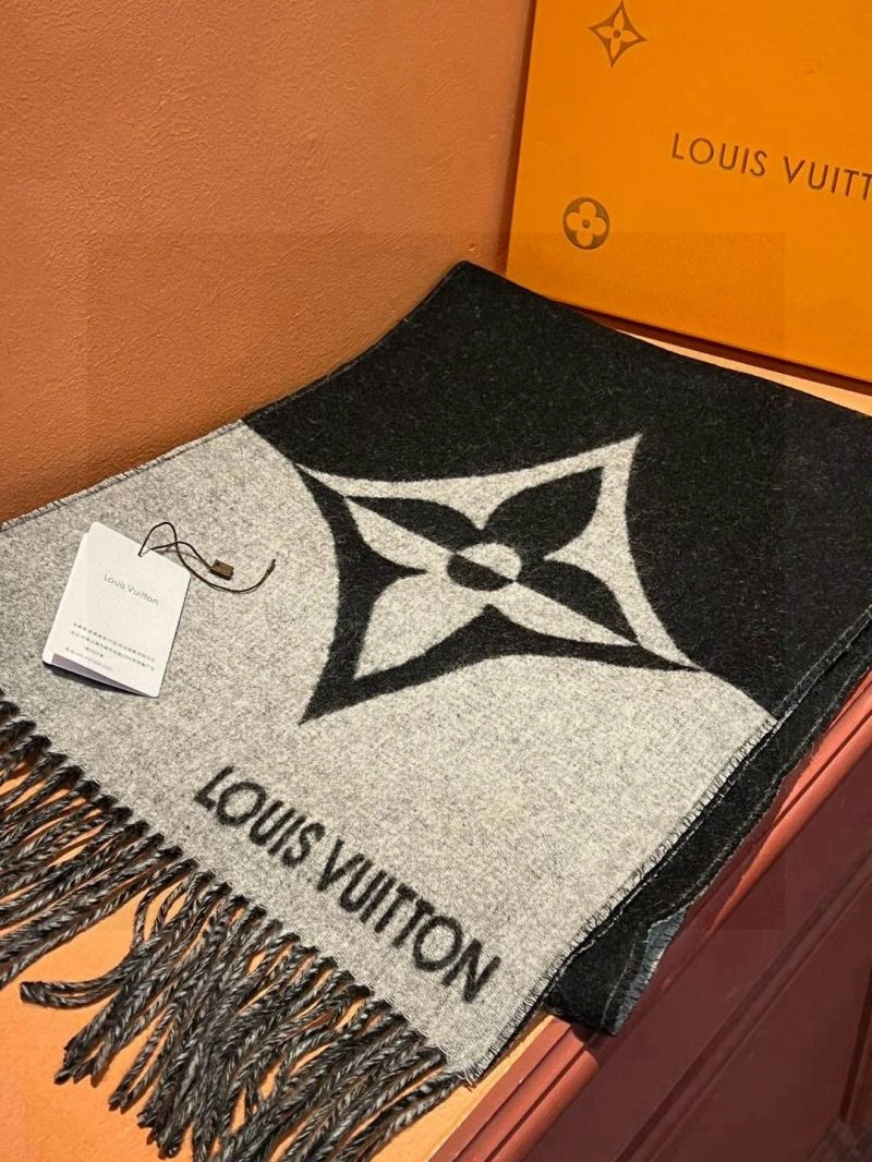 Bargain Louis Vuitton Scarf