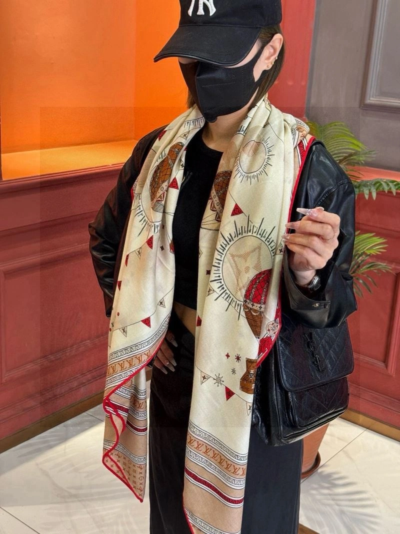 Brand-authenticated Louis Vuitton Scarf