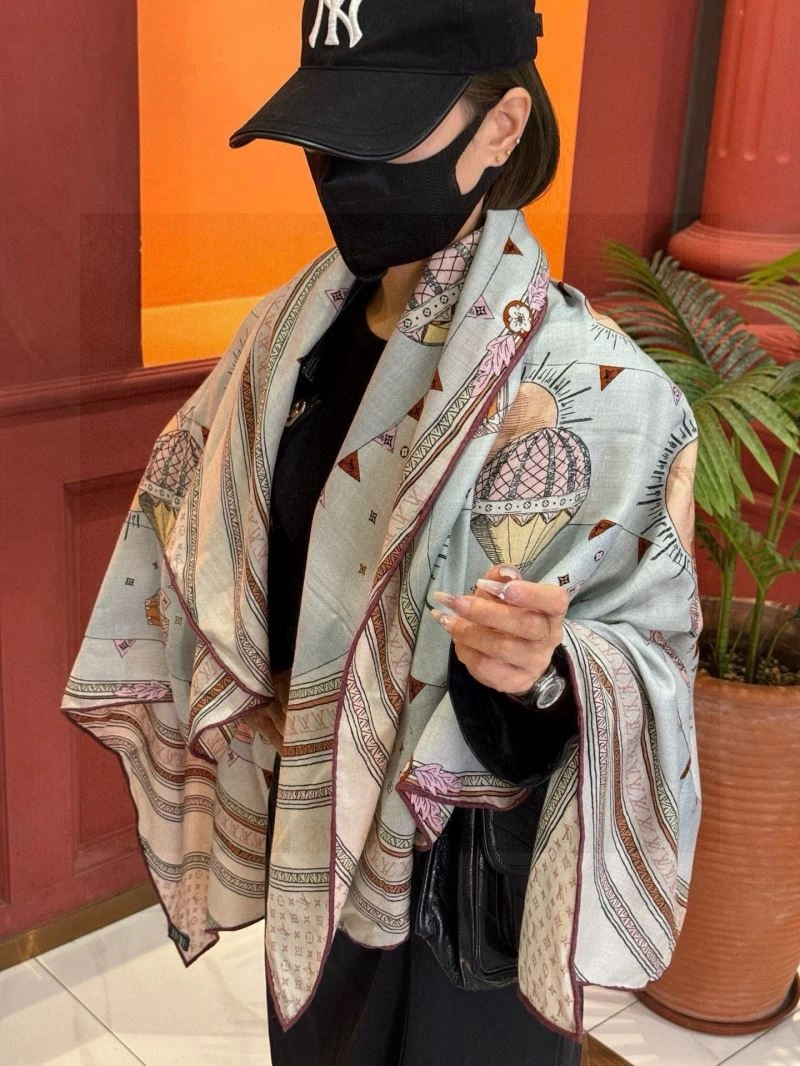 Louis Vuitton Scarf