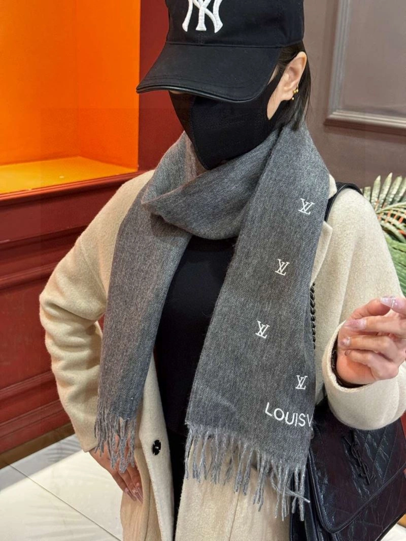 Exact replica Louis Vuitton Scarf