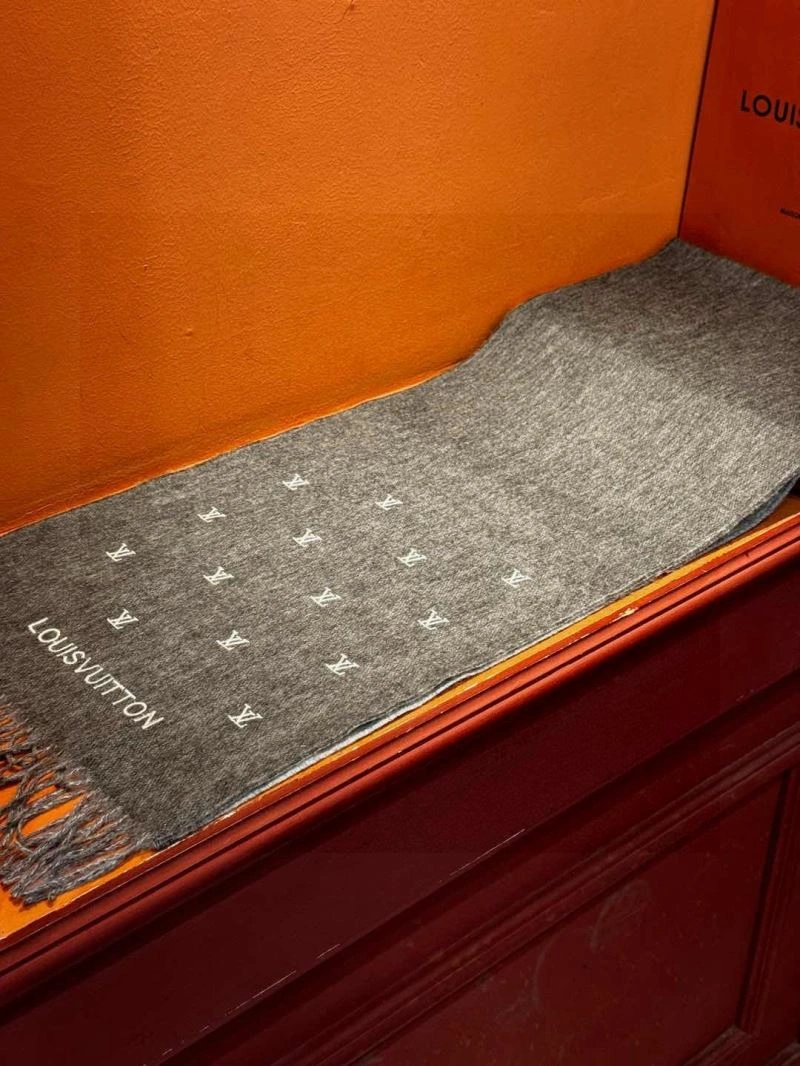 Exact replica Louis Vuitton Scarf