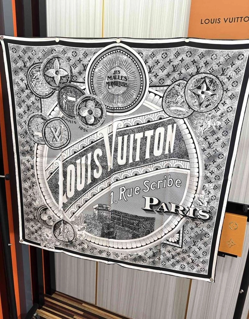 Bargain Louis Vuitton Scarf