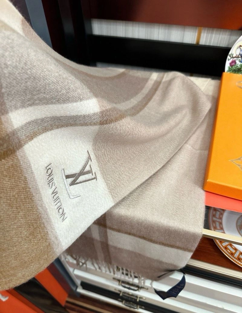 Discounted Louis Vuitton Scarf