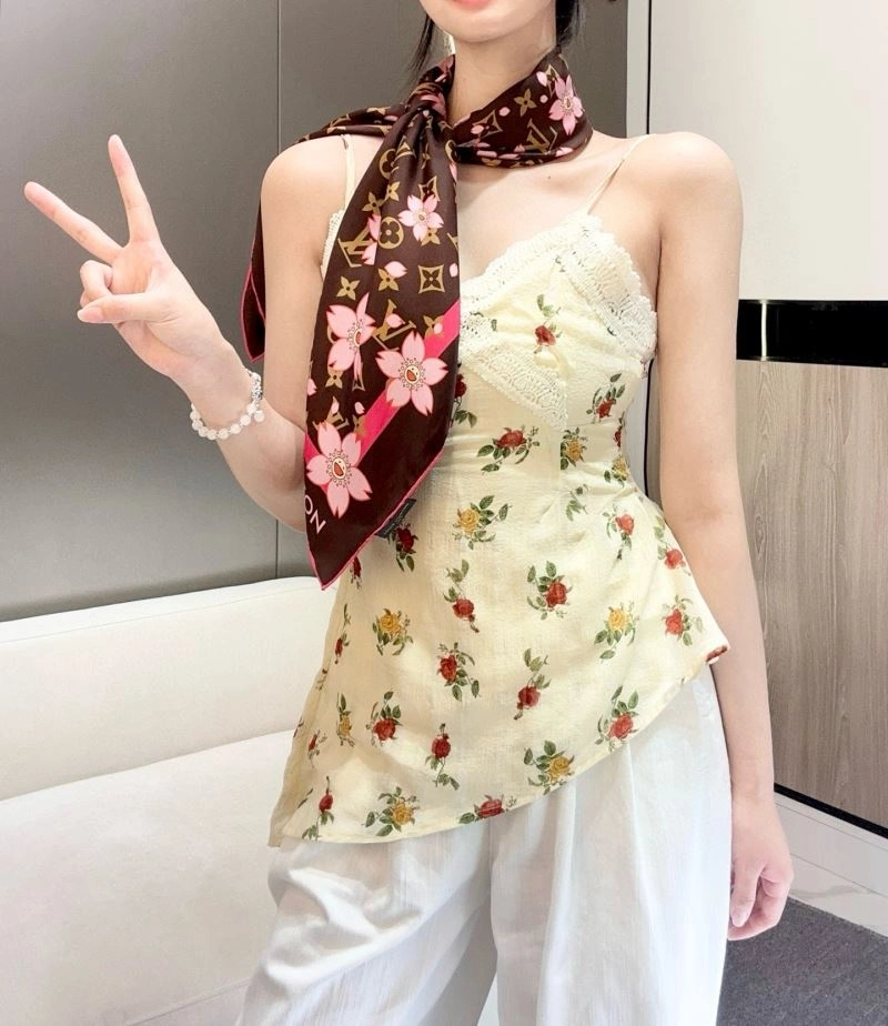 Official Louis Vuitton Scarf