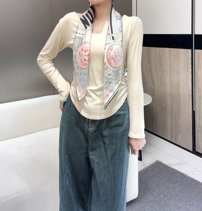Perfect replica Louis Vuitton Scarf