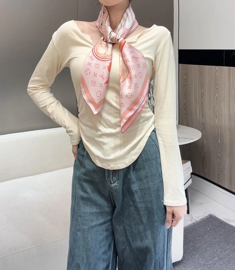 Exact replica Louis Vuitton Scarf