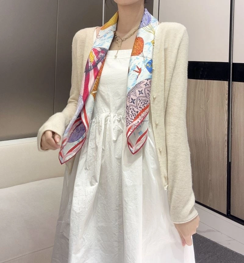 Bargain Louis Vuitton Scarf