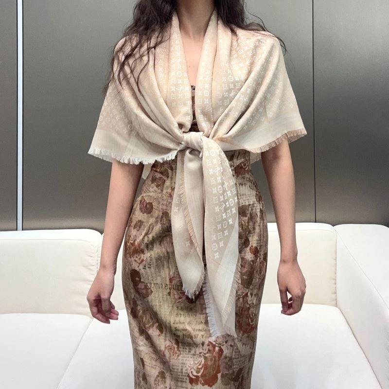 Value-priced Louis Vuitton Scarf