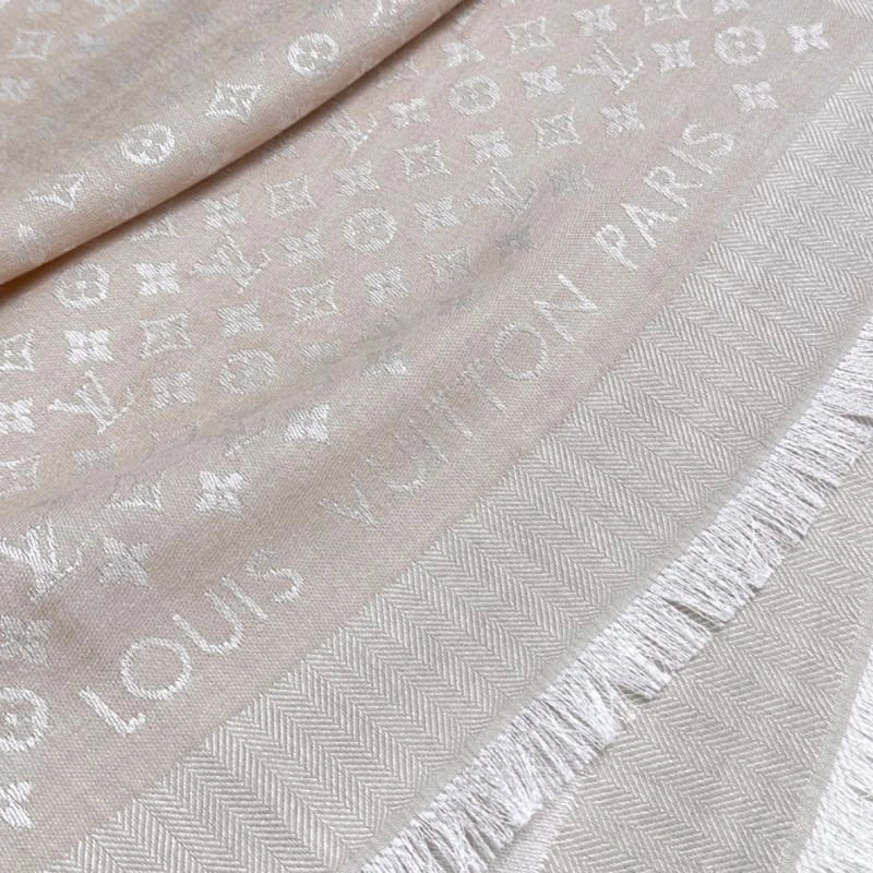 Value-priced Louis Vuitton Scarf