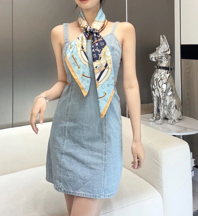 Value-priced Louis Vuitton Scarf