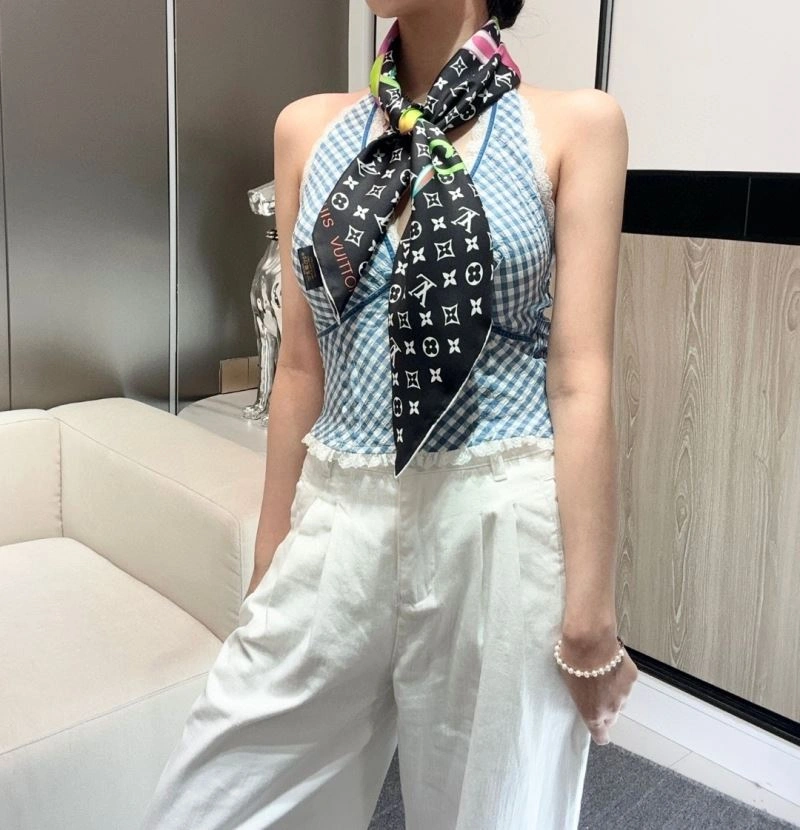 Accurate model Louis Vuitton Scarf