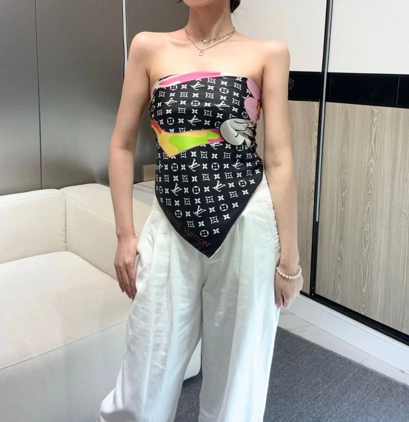 Accurate model Louis Vuitton Scarf