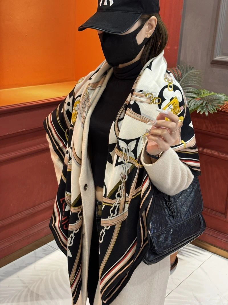 Louis Vuitton Scarf