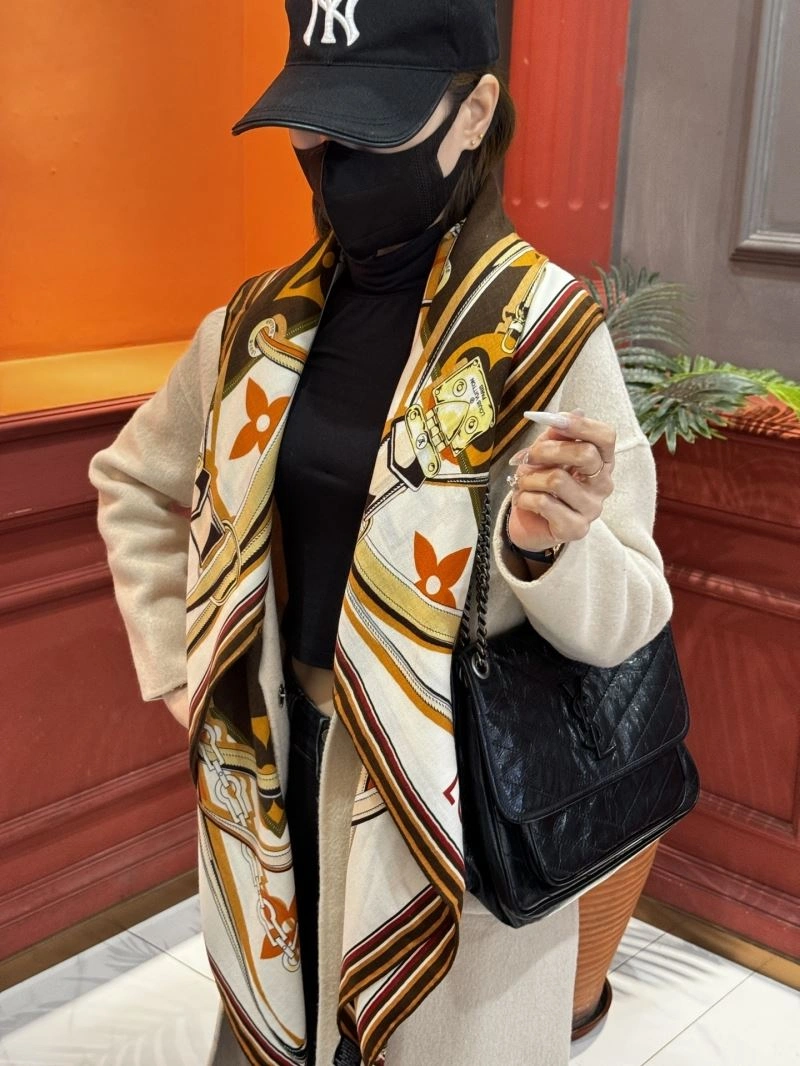 Perfect replica Louis Vuitton Scarf