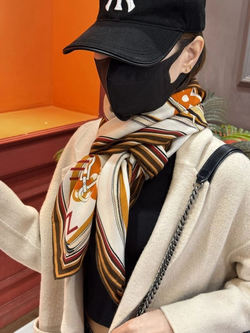 Perfect replica Louis Vuitton Scarf