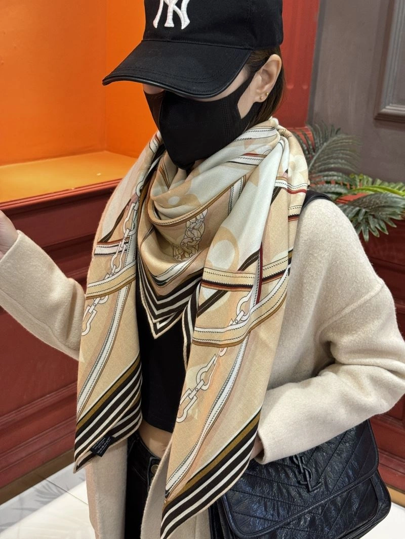 Top mirror Louis Vuitton Scarf