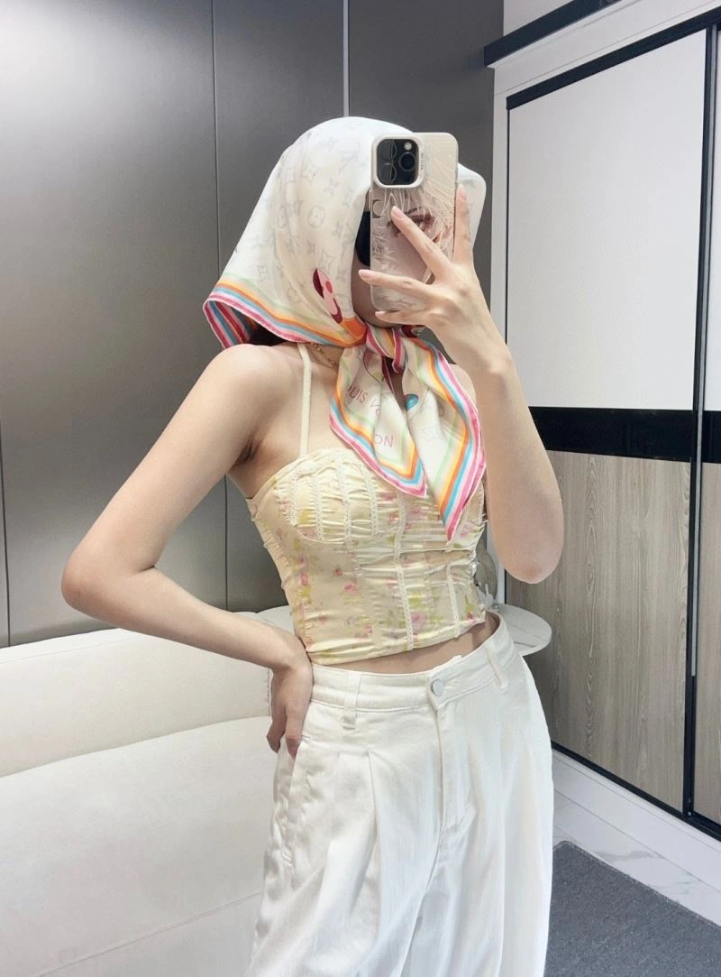 Budget-friendly Louis Vuitton Scarf