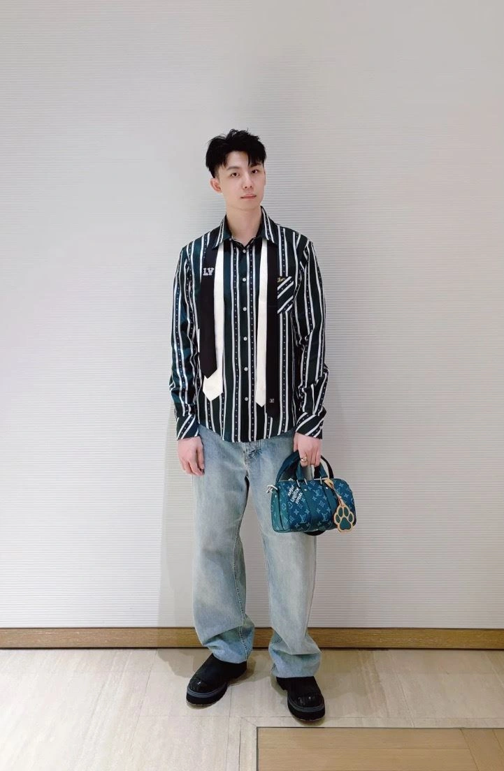 Factory-made Louis Vuitton Shirts