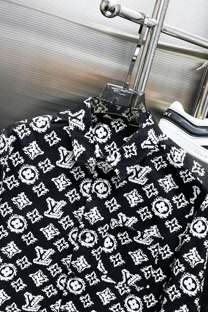 Accurate model Louis Vuitton Shirts