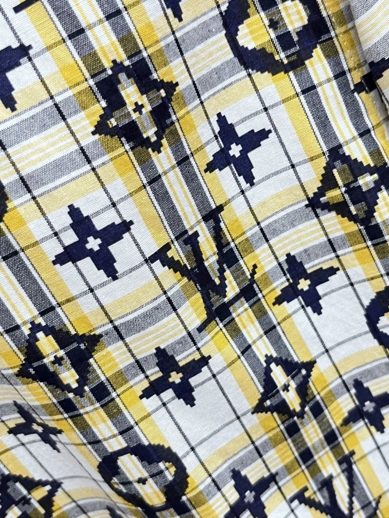 Indistinguishable Louis Vuitton Shirts