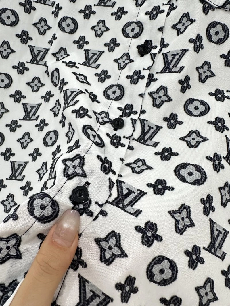 Indistinguishable Louis Vuitton Shirts