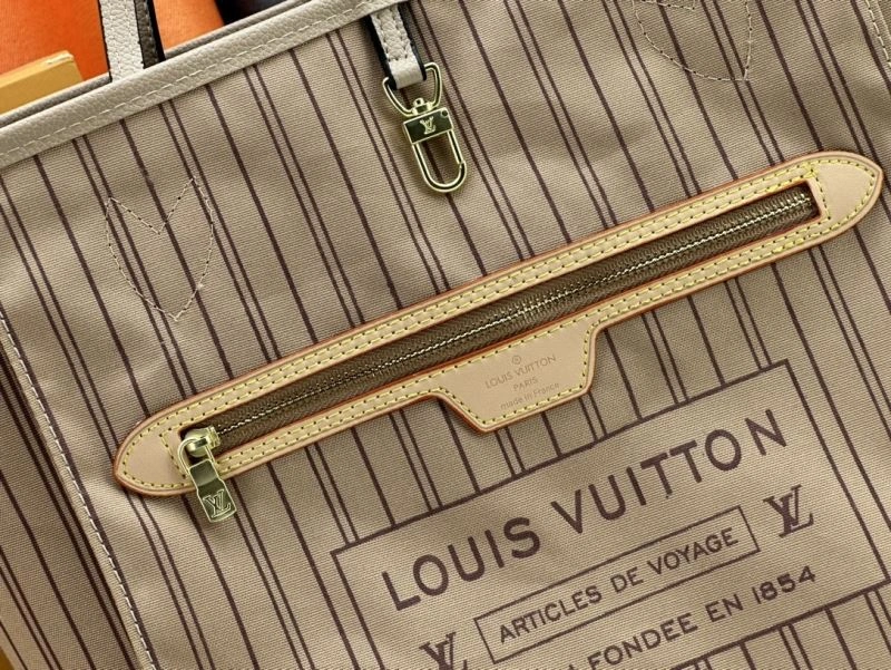 Low-cost Louis Vuitton Shopping Bags