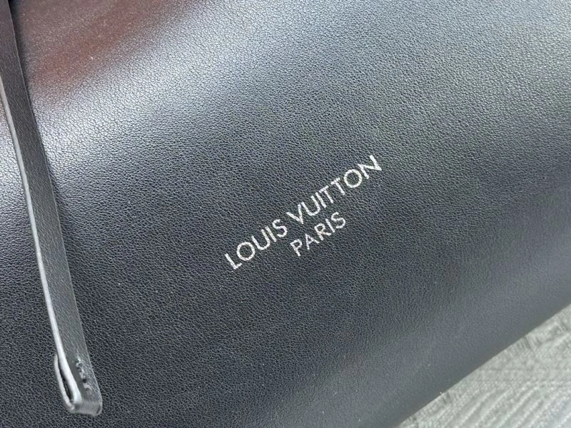Exact replica Louis Vuitton Shopping Bags