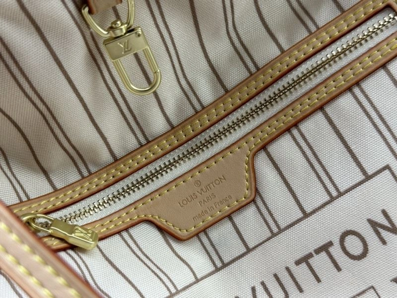 Low-cost Louis Vuitton Shopping Bags