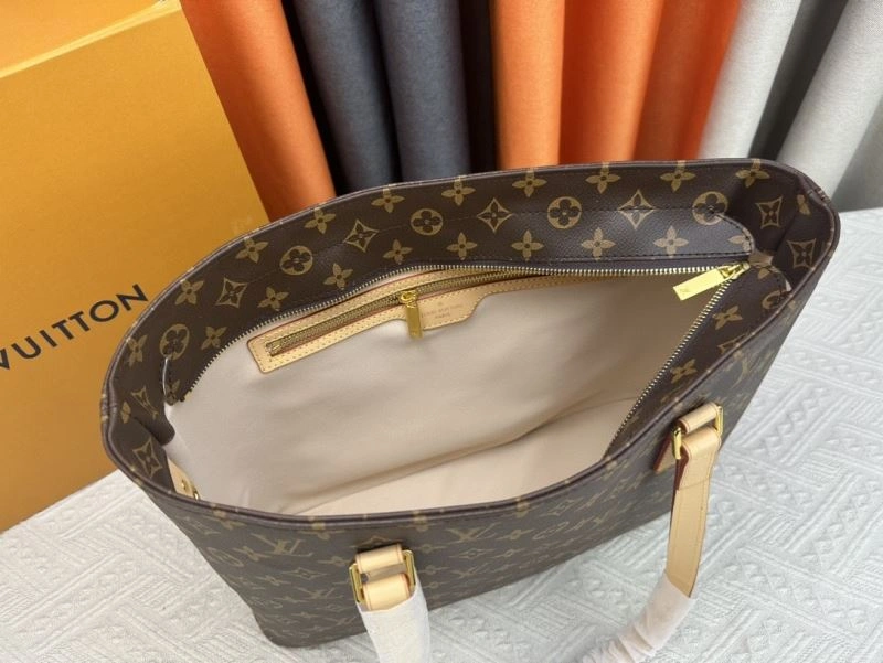 Indistinguishable Louis Vuitton Shopping Bags