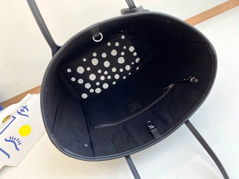 Low-cost Louis Vuitton Shopping Bags