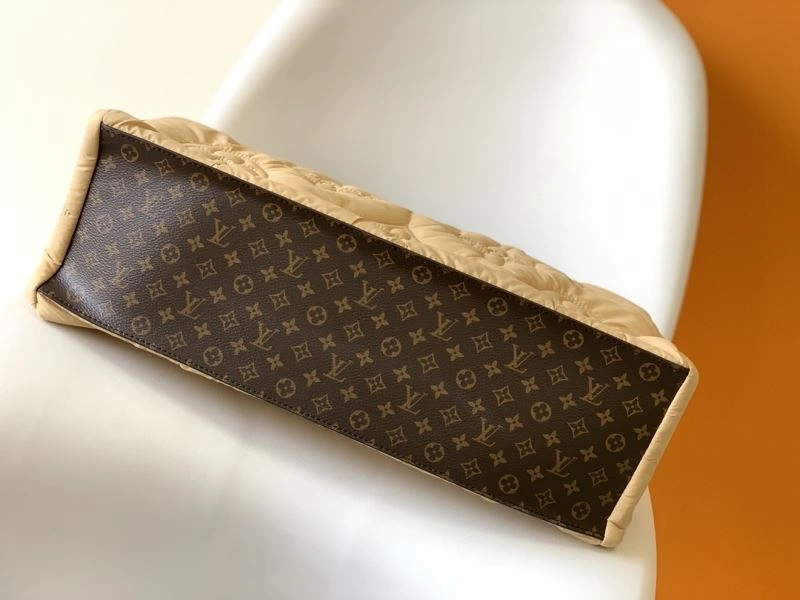 Top mirror Louis Vuitton Shopping Bags
