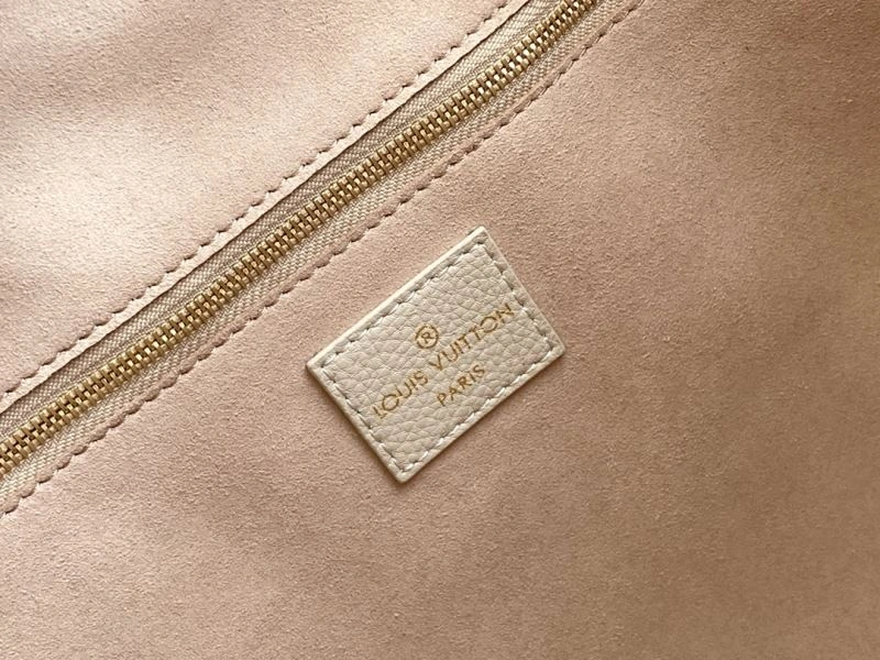Indistinguishable Louis Vuitton Shopping Bags