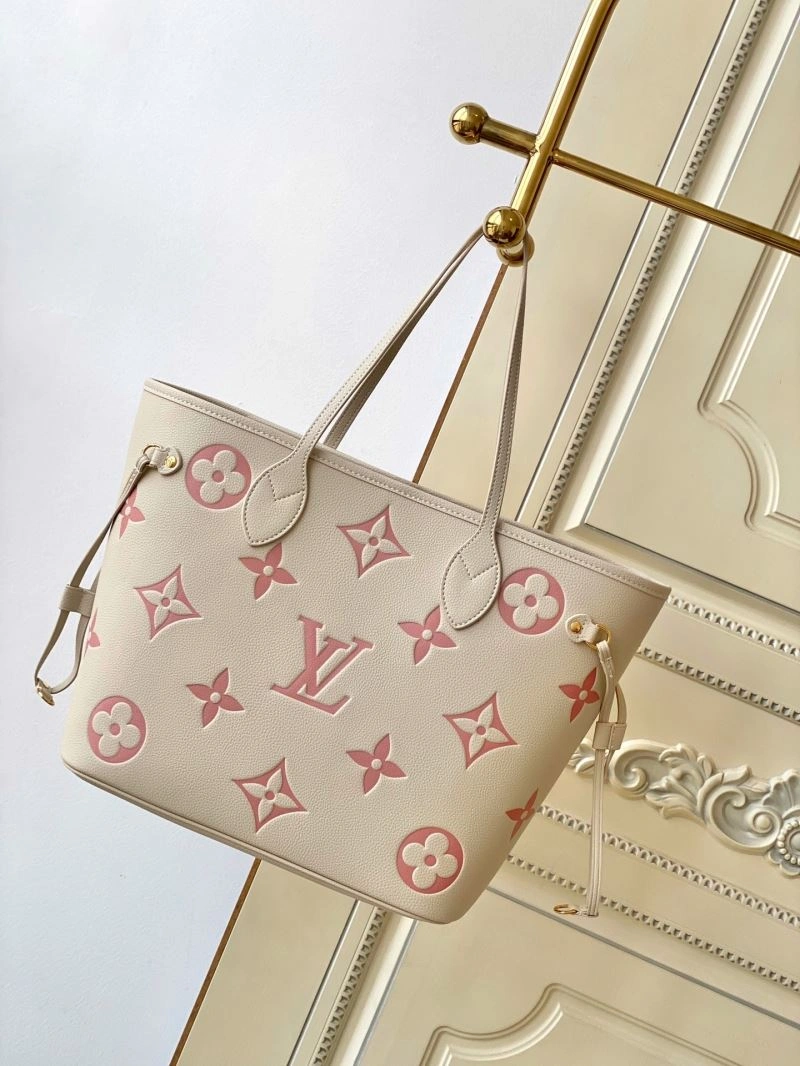 Indistinguishable Louis Vuitton Shopping Bags