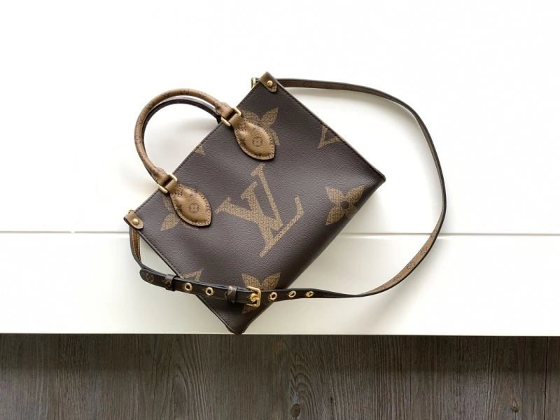 Low-cost Louis Vuitton Shopping Bags