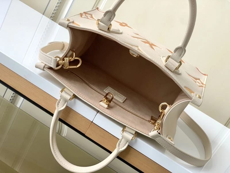 Accurate model Louis Vuitton Shopping Bags