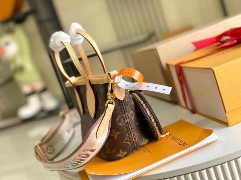 Top match Louis Vuitton Shopping Bags