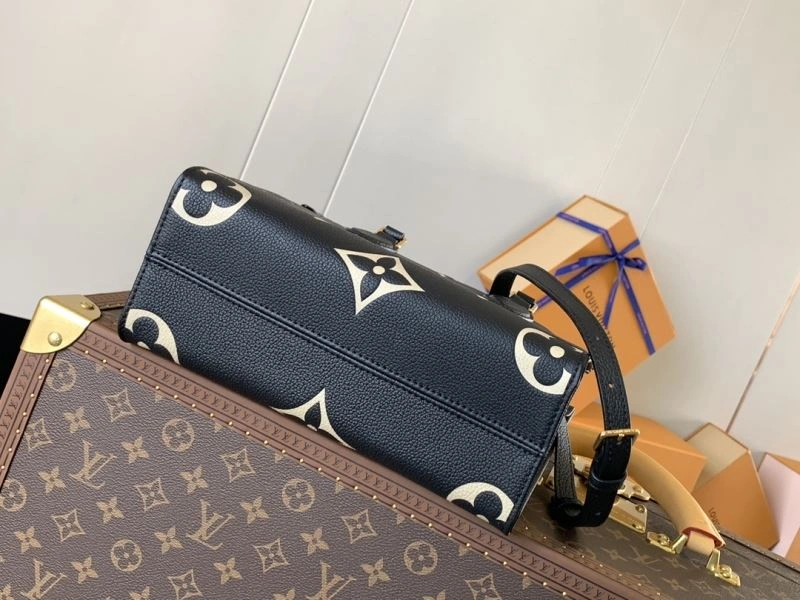 Accurate model Louis Vuitton Shopping Bags