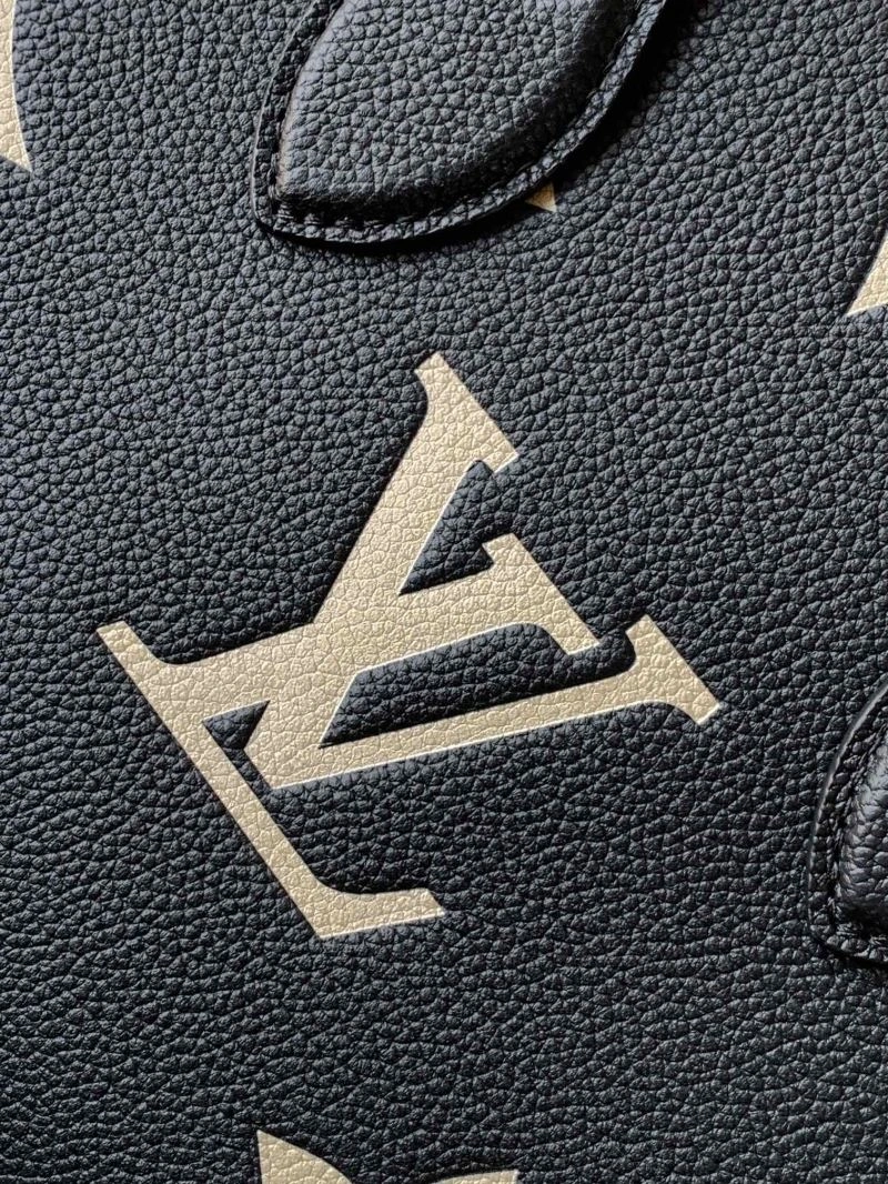 Accurate model Louis Vuitton Shopping Bags