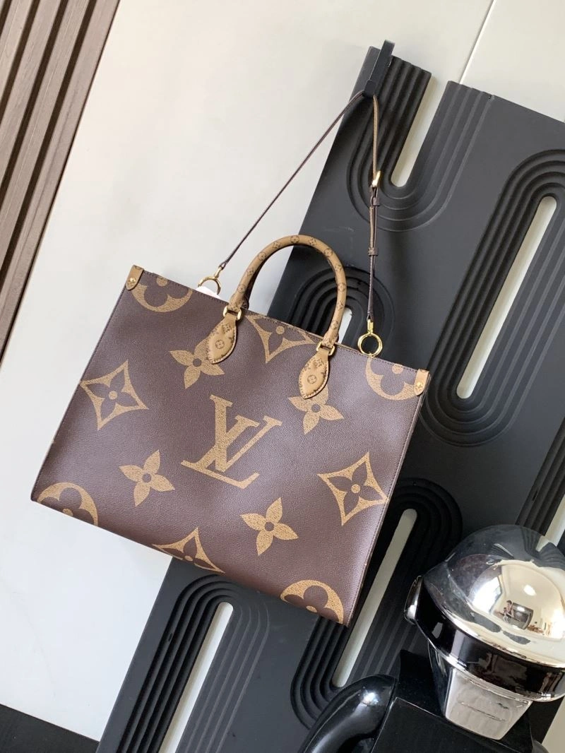 Top mirror Louis Vuitton Shopping Bags