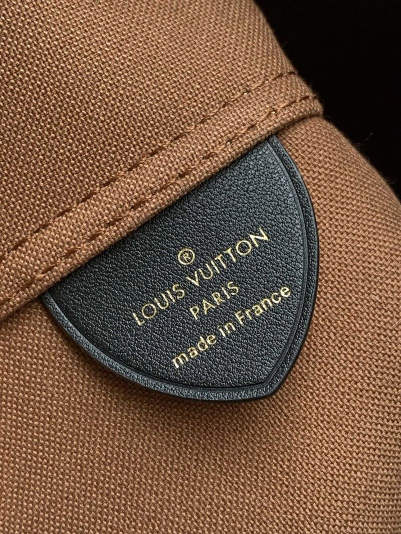Indistinguishable Louis Vuitton Shopping Bags