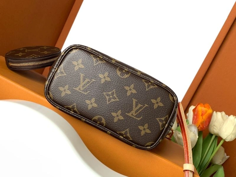 High accuracy Louis Vuitton Shopping Bags