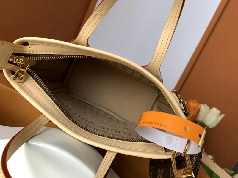 High accuracy Louis Vuitton Shopping Bags