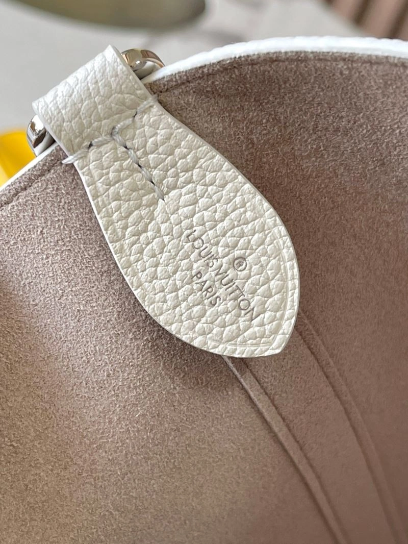 Mirror quality Louis Vuitton Shopping Bags